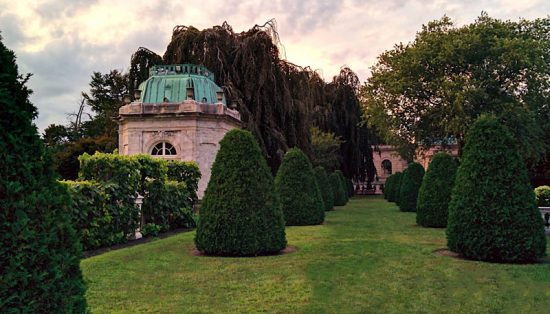 Inspiring Garden Design: 8 Tips for Creating a Sunken Garden | Private ...