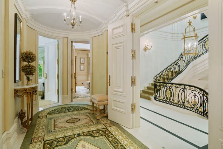 An Iconic Chicago Townhouse | Private Newport