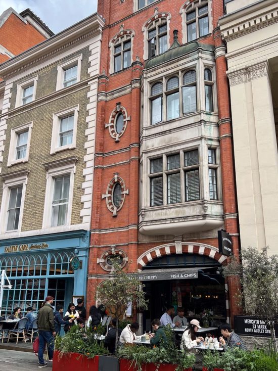 Signatures of London | Private Newport