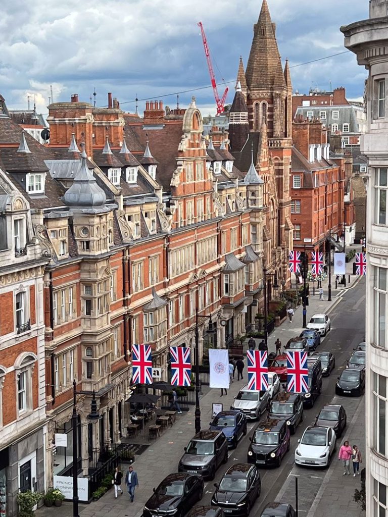 Signatures of London | Private Newport